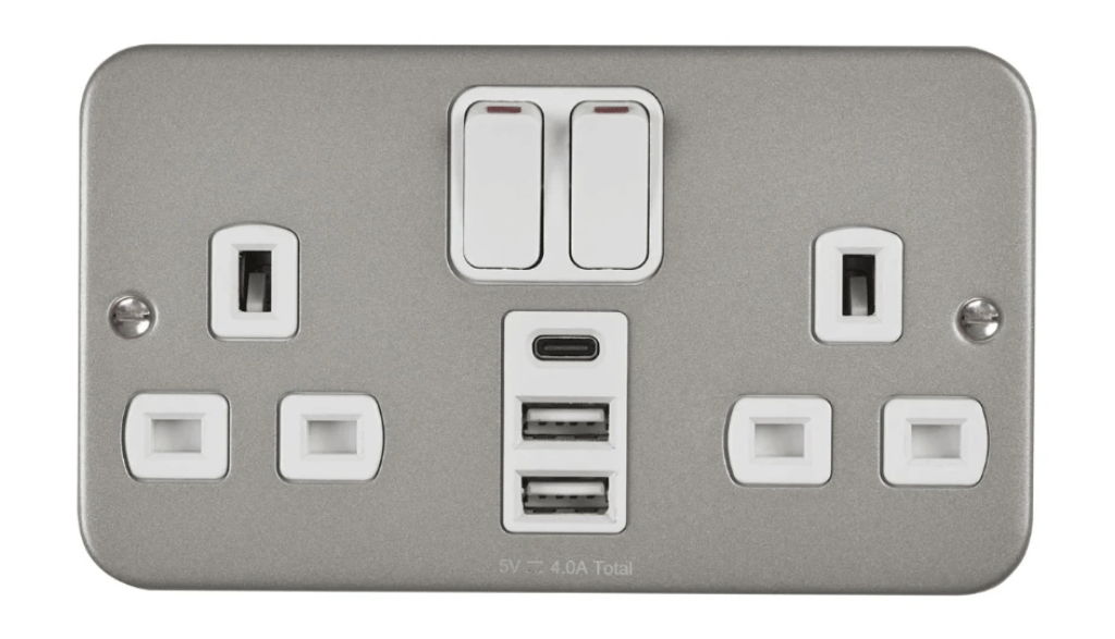 Deta Metal Clad 13A 2 Gang SP Switched Socket With 3 USB Outlets - M12 ...